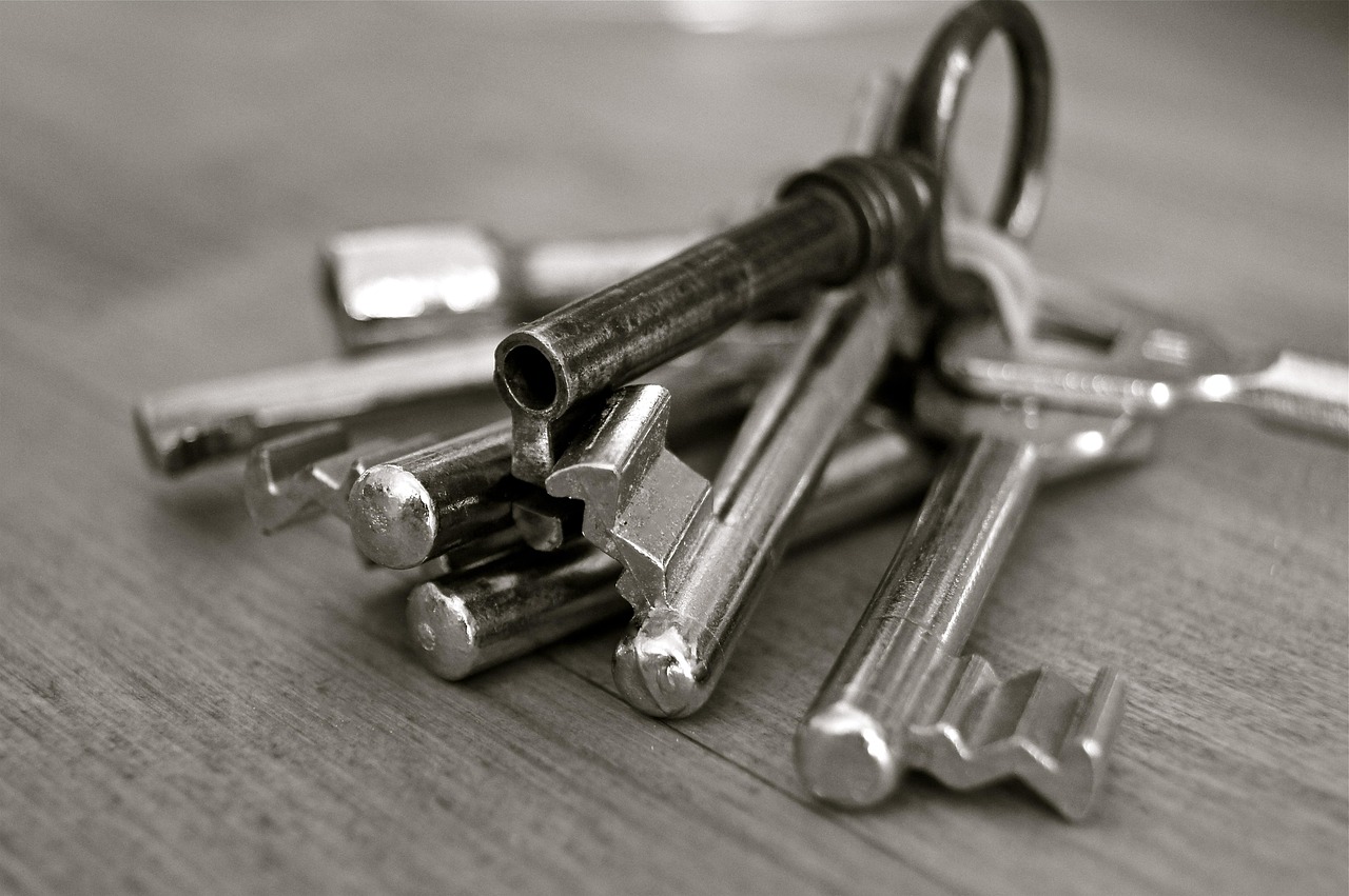 2 ways to control security and permissions in large organizations ...